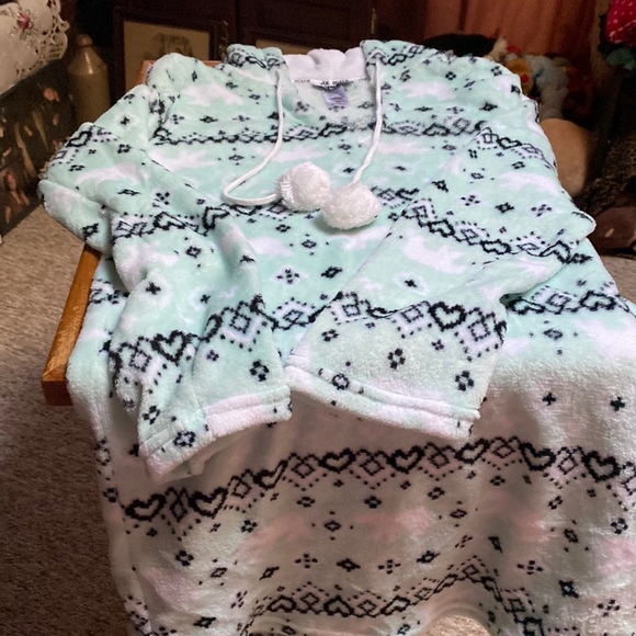 Joe Boxer | Intimates & Sleepwear | Jr Small Pullover Robe Joe Boxer ...